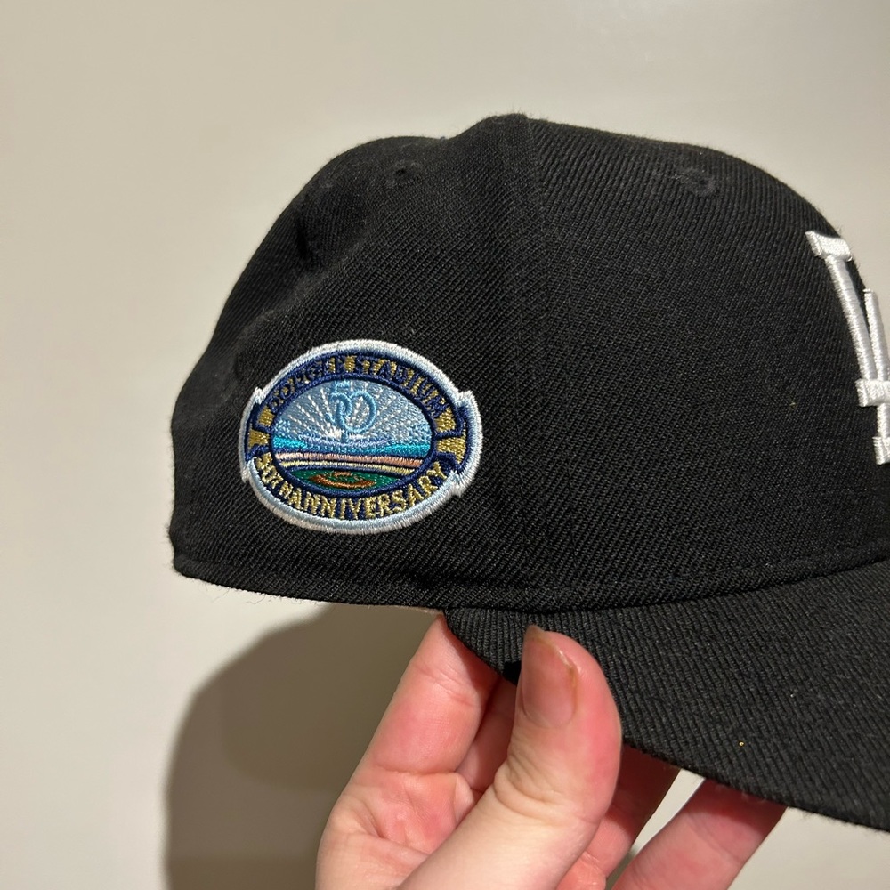 Super Cute La Baseball Cap With Blue Heart - Gem